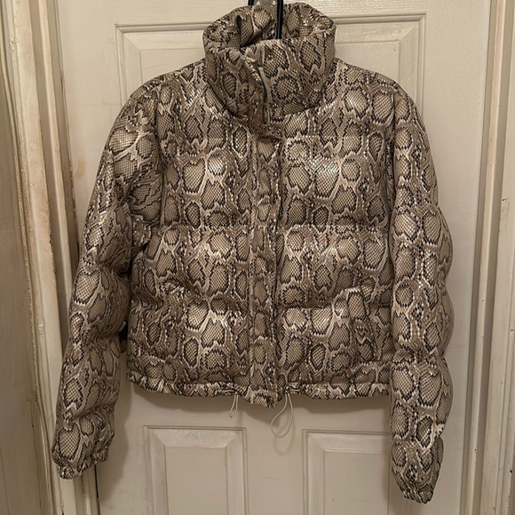 En Saison | Jackets & Coats | Nwt Snake Print Puffer Jacket | Poshmark